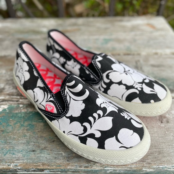 Roxy | Shoes | Roxy Black White Floral Canvas Loafers 75 Redondo | Poshmark